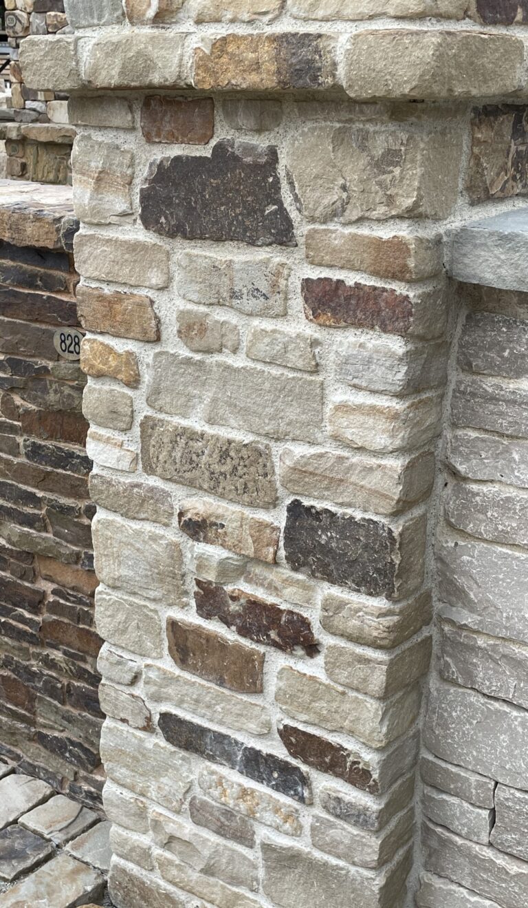 Dakota Antique Vintage Ledgestone - Cougar Stone